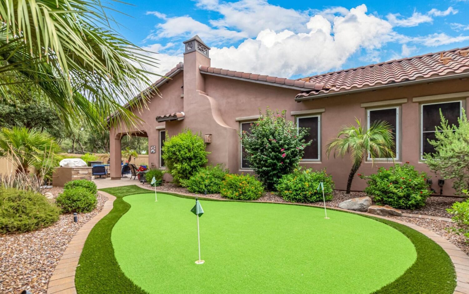 Backyard Putting Greens - Sonoran Turfscapes